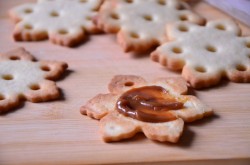 Печенье Снежинки рецепт с фото пошагово - 1000.menu